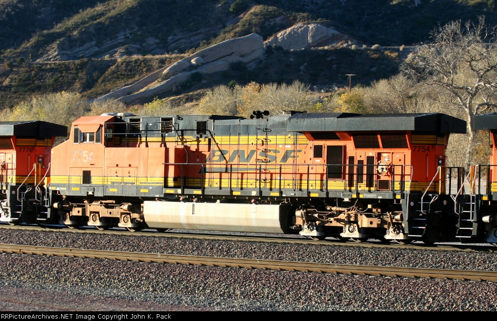 BNSF 7754